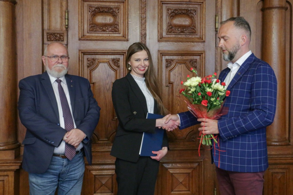 Marta Bilejczyk – Suchecka odebrała nominację na stanowisko dyrektora LCK - Legnica - Oficjalny ...